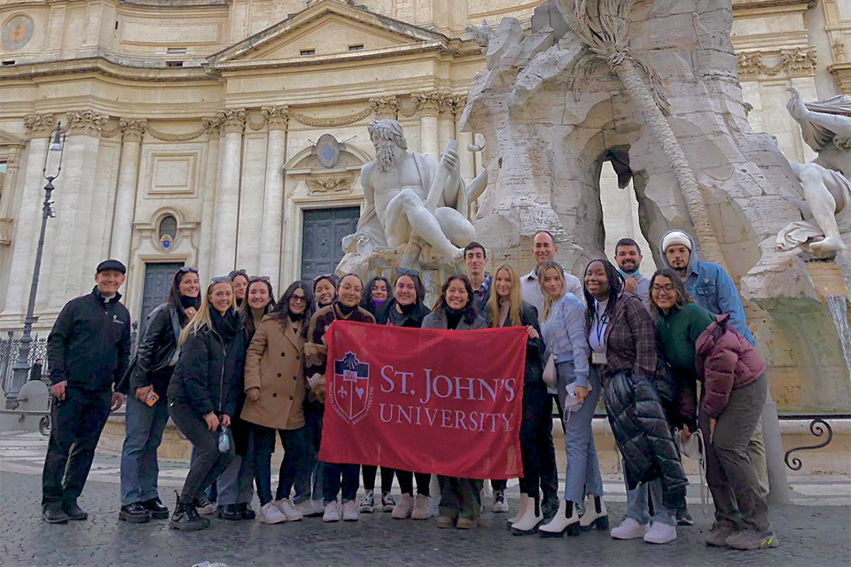 Rome Campus Welcomes Back Students to the Eternal City | St. John's ...