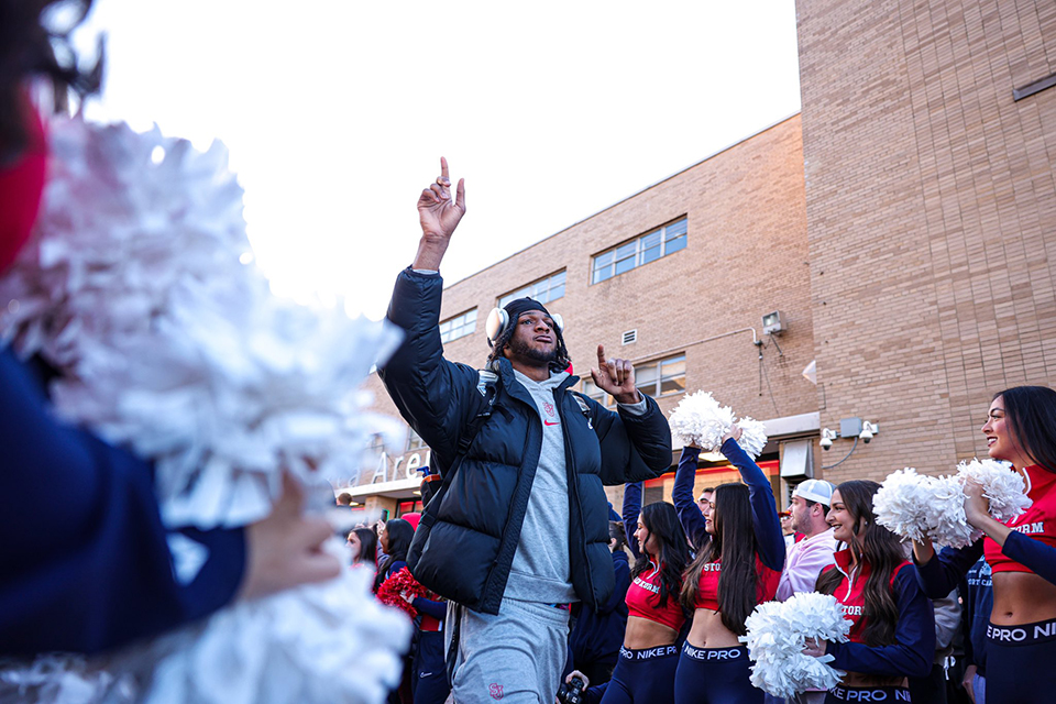 Fans Salute Red Storm as They Head to NCAA Tournament Opener | St. John ...